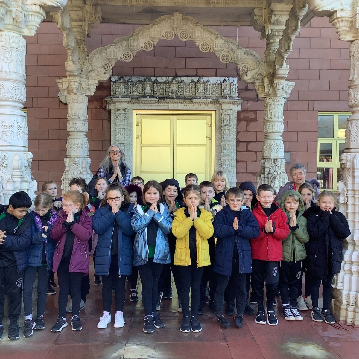 Barrow URC Primary School - Sycamore Class visit to the Hindu Temple