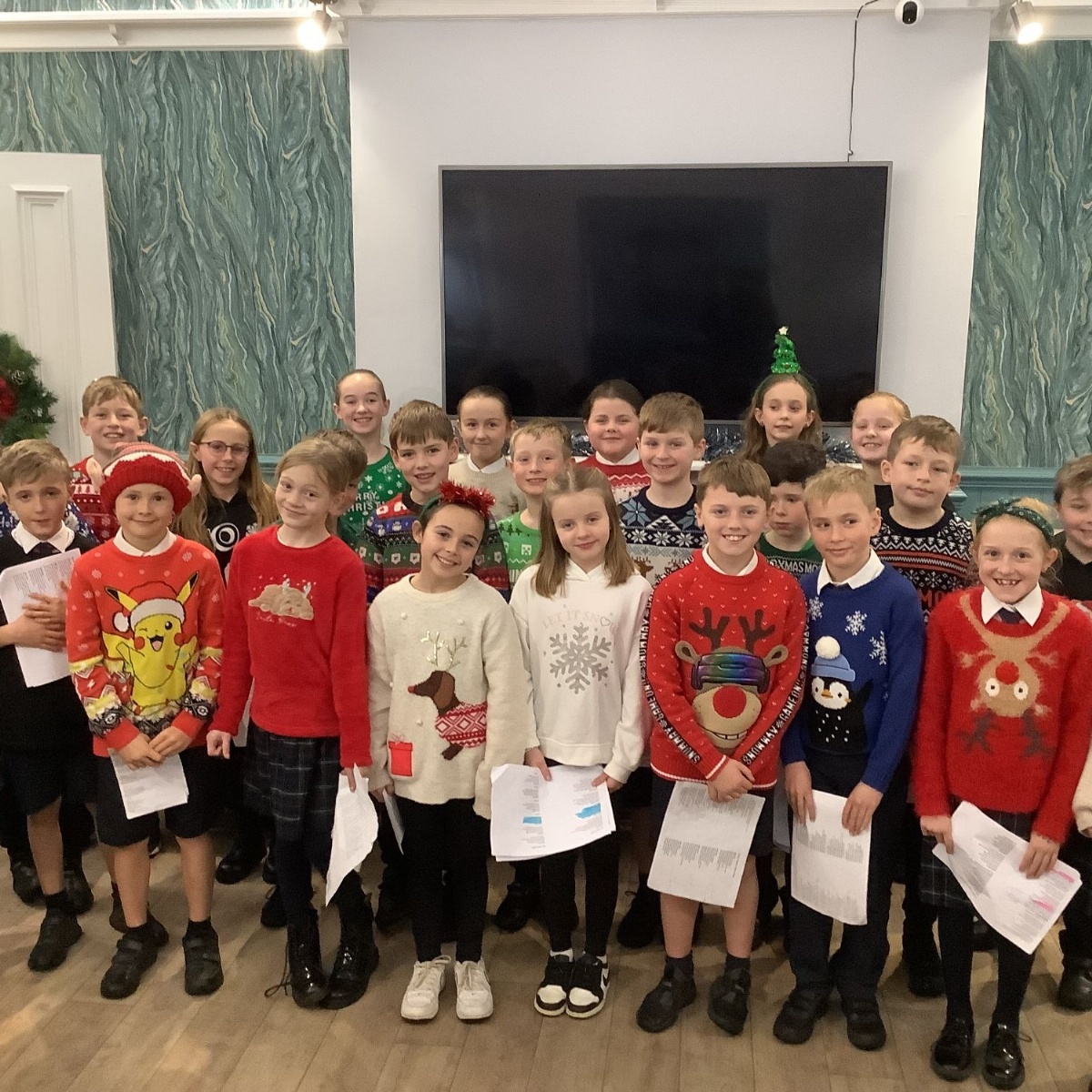Barrow URC Primary School - Willow Class sing carols at the Old Peoples ...